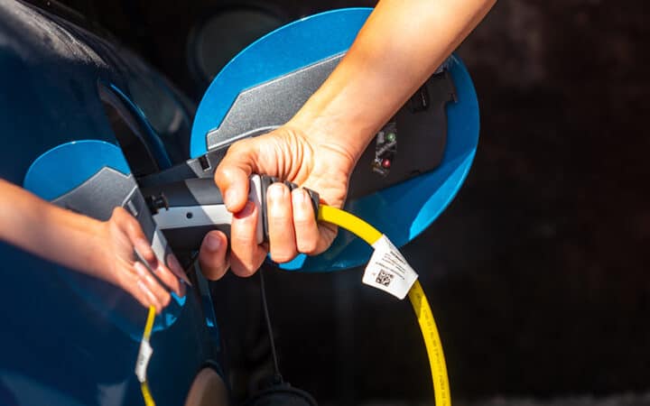 How to Unplug an EV Charger: A Simple Guide for Electric Vehicle Owners ...